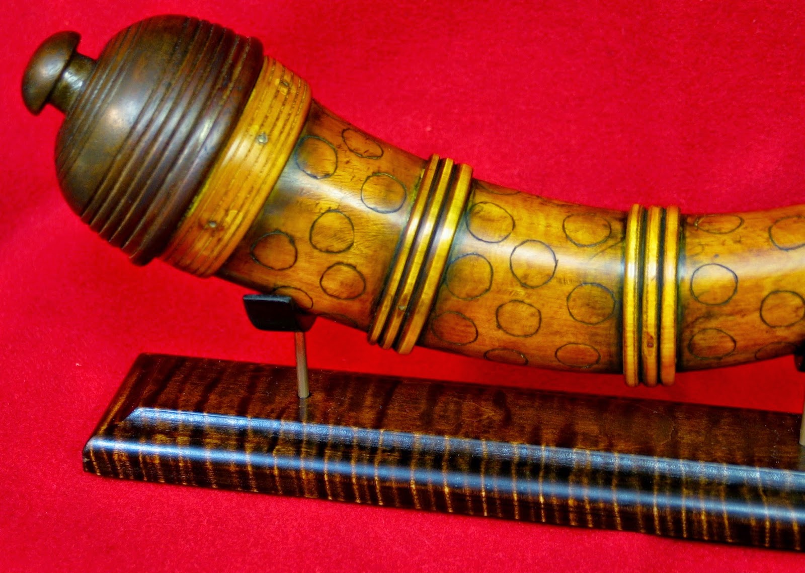 Contemporary Makers: Southern Banded Powder Horn by Kevin Hart