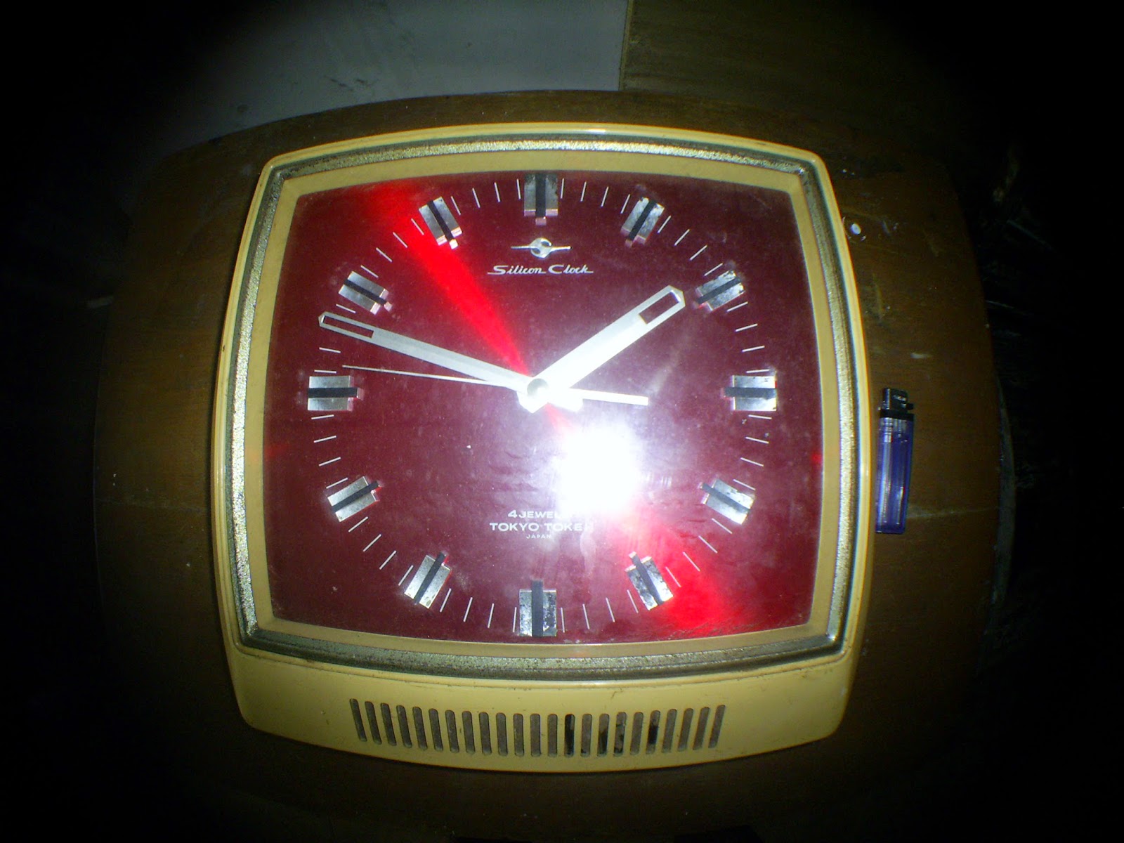KEBON KOLOT OLD TIMER: Jam Dinding Silicon Clock