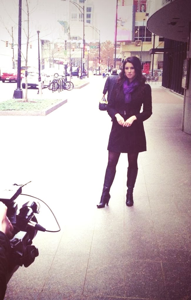 THE APPRECIATION OF BOOTED NEWS WOMEN BLOG : christine noël