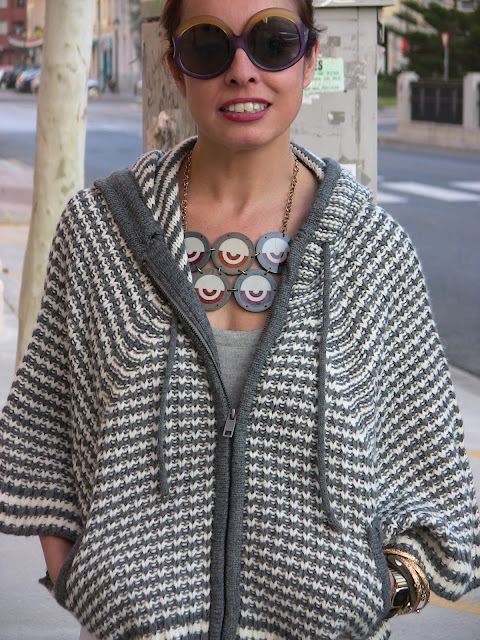 T38: 1# Street Style Valencia: white jeans & tricot