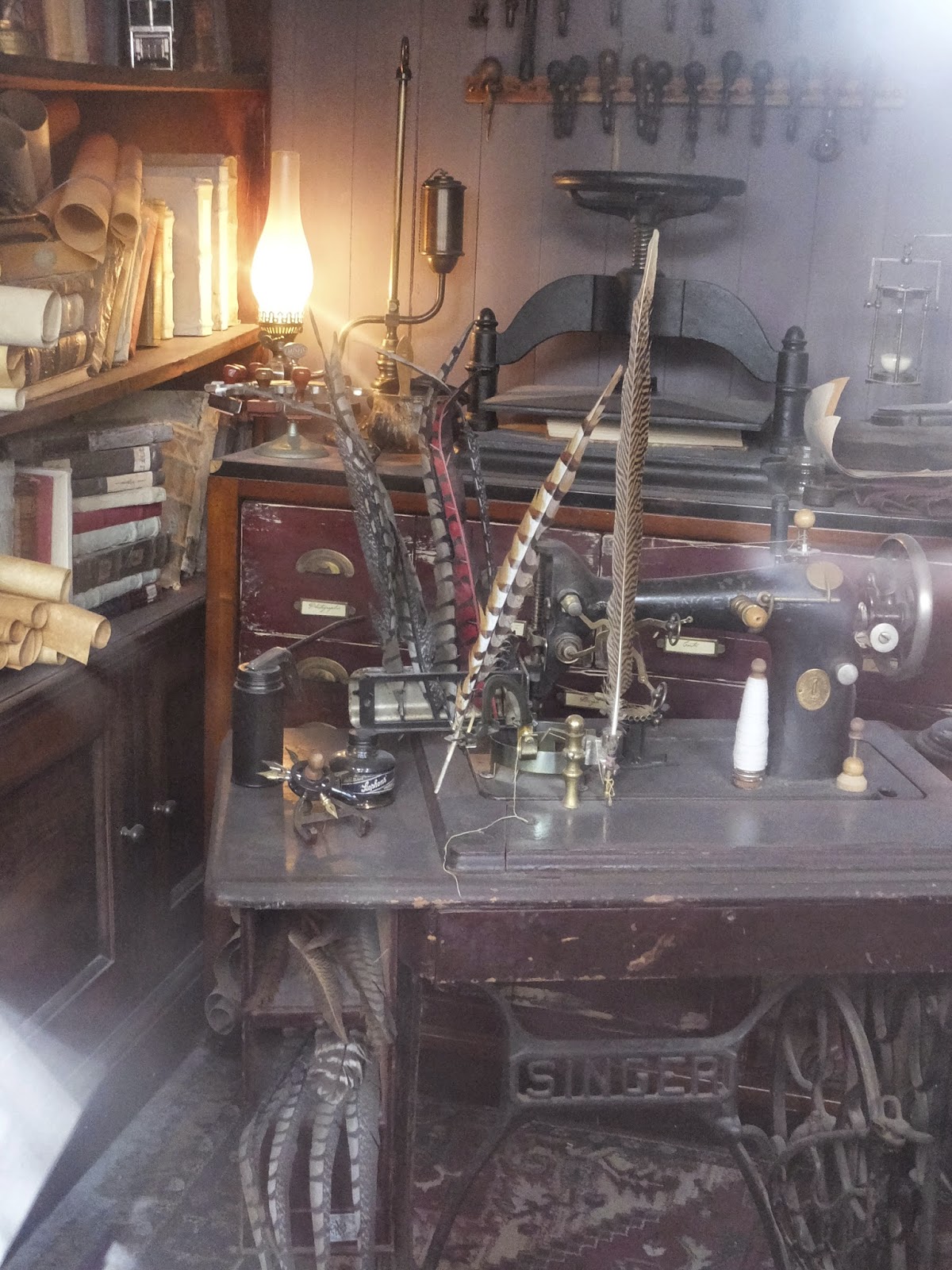 A Crafty Chick: Diagon Alley - Flourish & Blotts and Scrivenshaft's ...