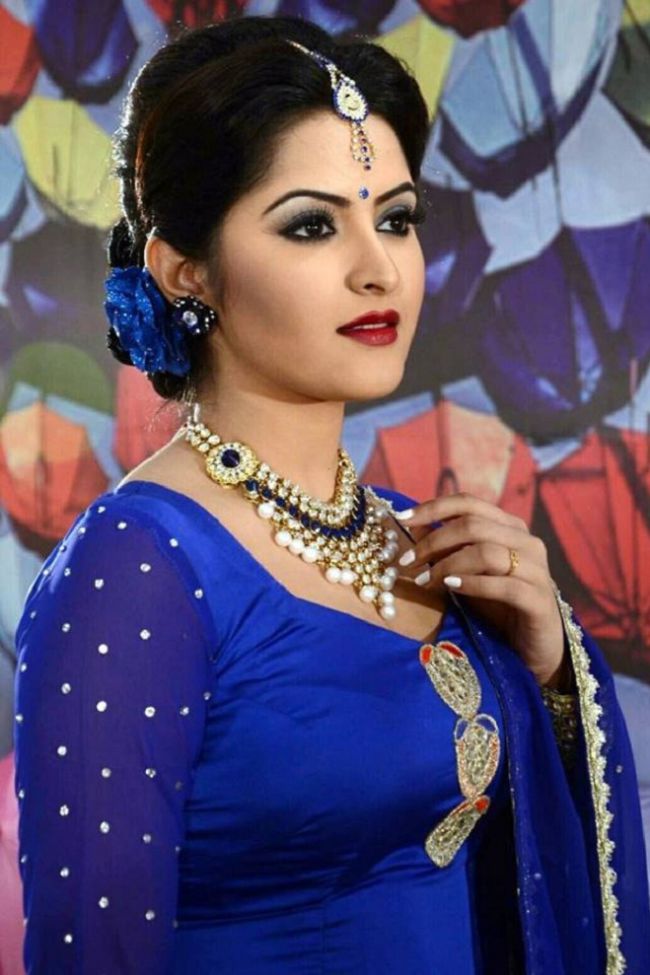 9 Best Look Of Bangladeshi Model Pori Moni New Actress