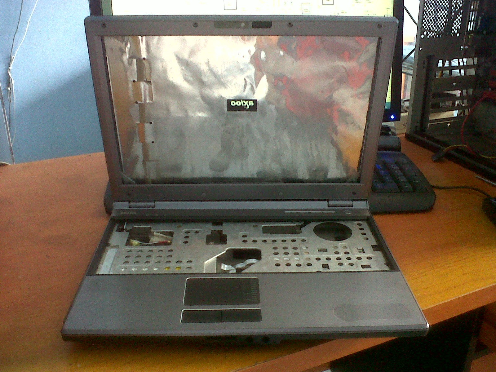 Toko Komputer Palangka Raya: Pretelan Laptop/Notebook