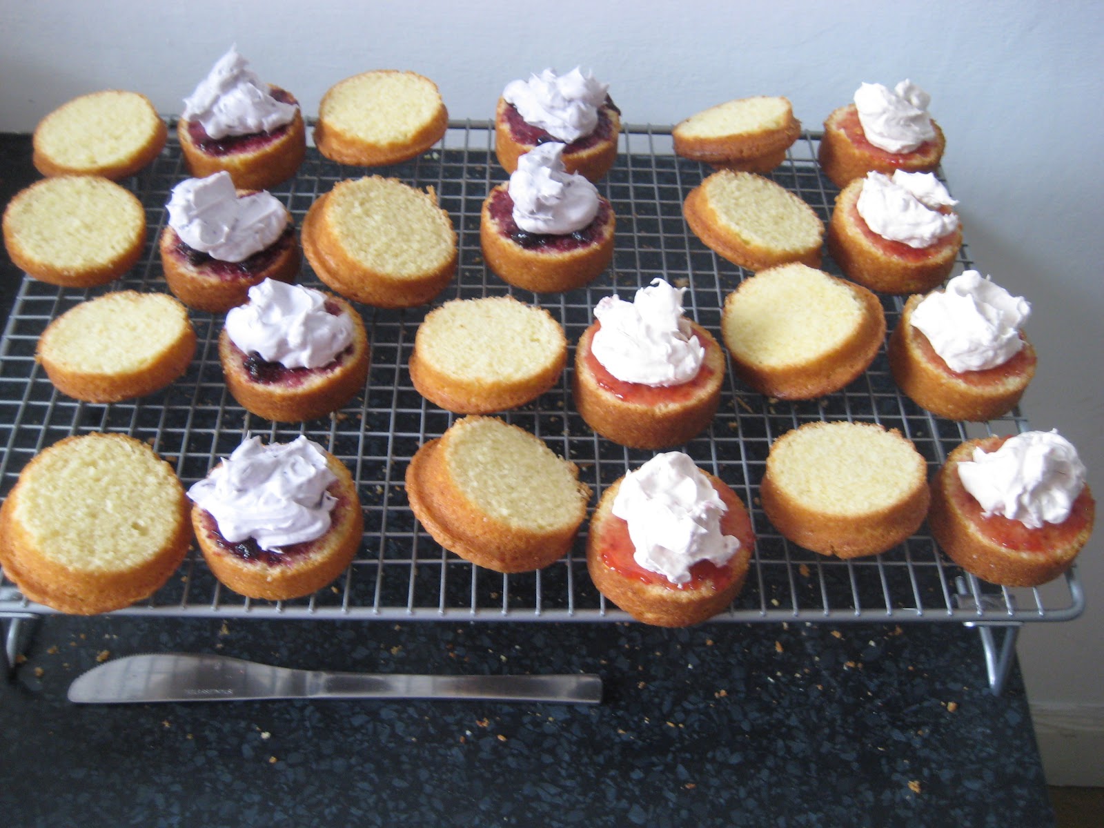 Let them eat (gluten free, lactose free) cake!: Mini Victoria sponges