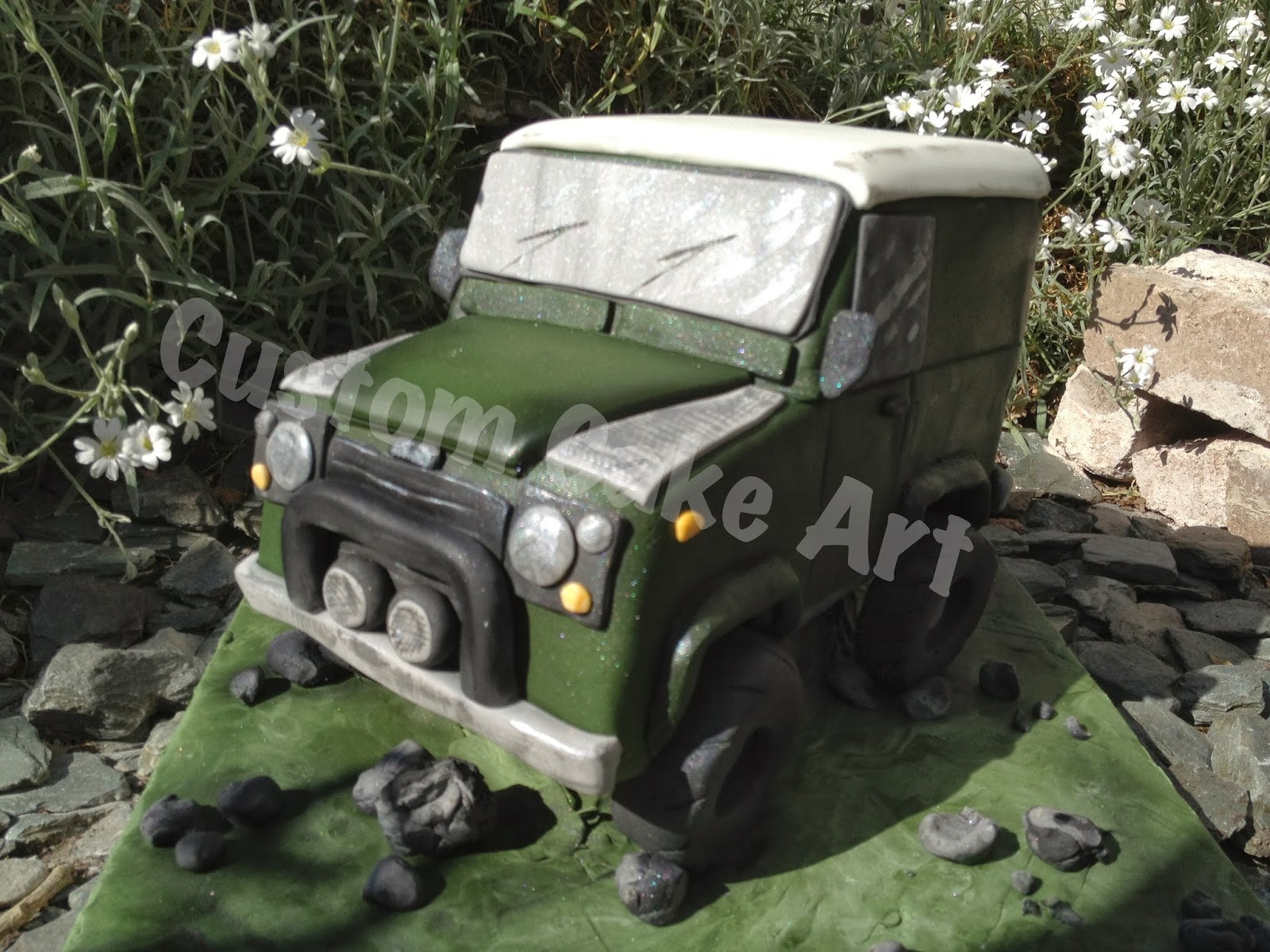 Custom Cake Art: 3D Land rover Birthday cake