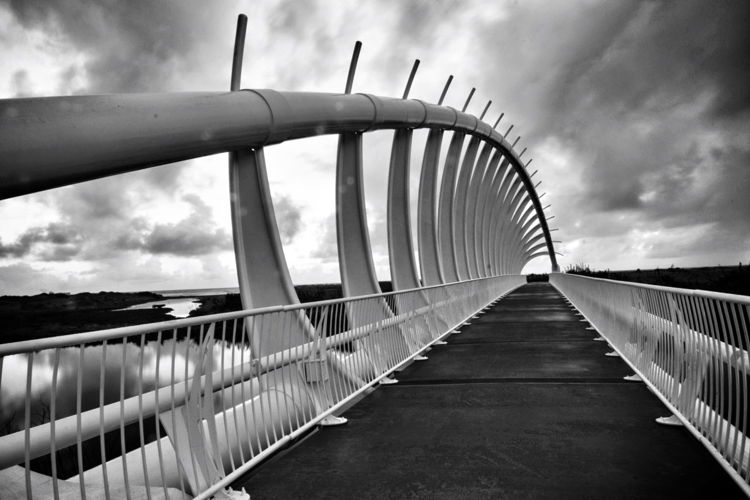 Between the showers at Lake Rotomanu, Te Rewa Rewa Bridge and the ...