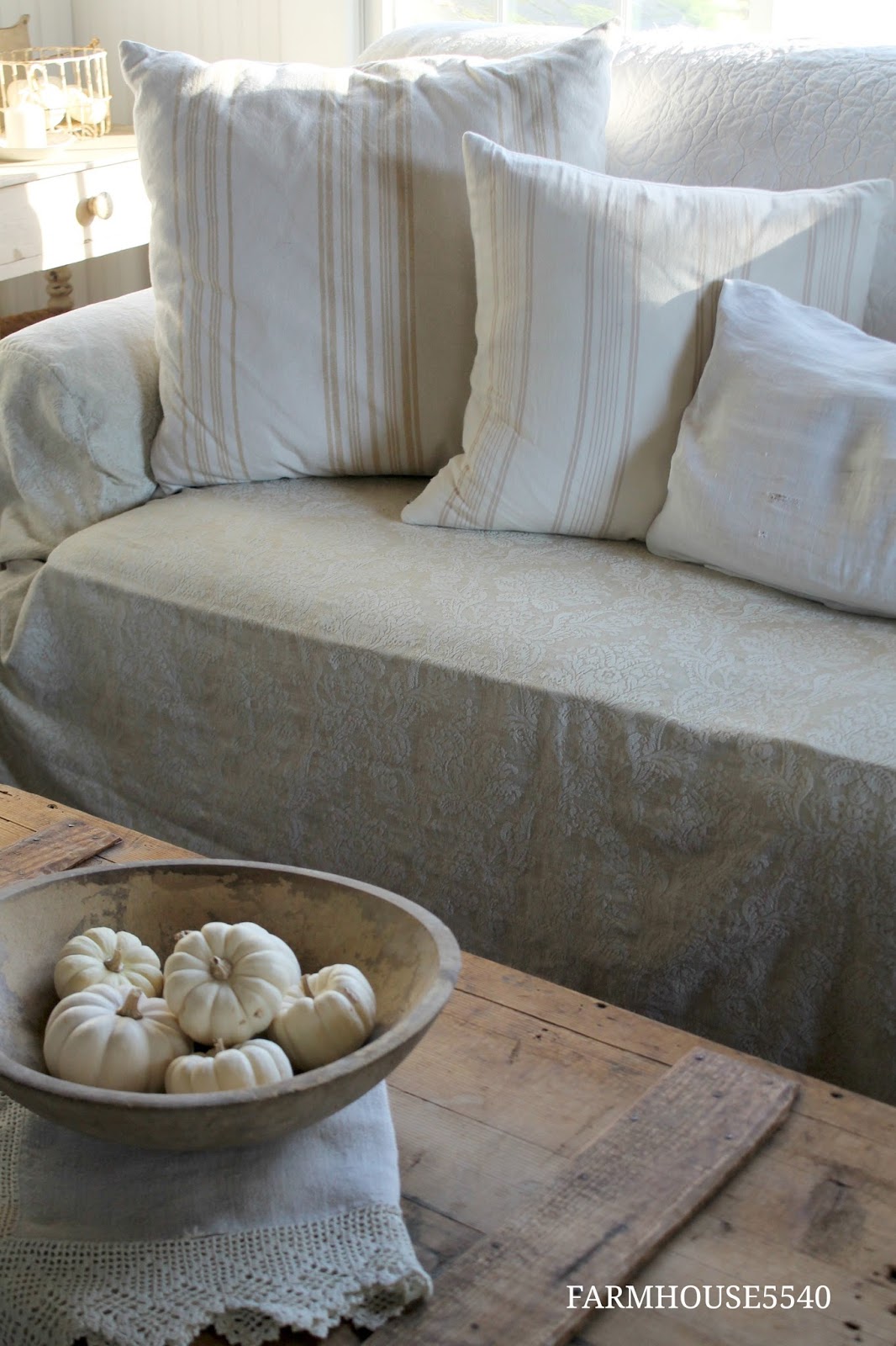 FARMHOUSE 5540: AUTUMN AT THE FARMHOUSE ~ 2016