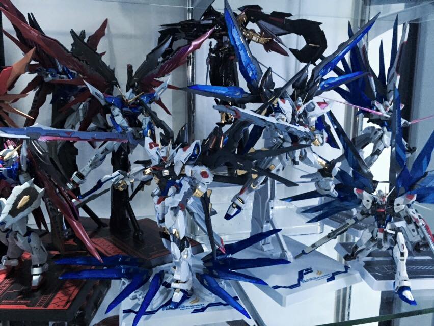 Metal Build Gundam and other Mecha Collection by Kantinan Lek Rungruangroj