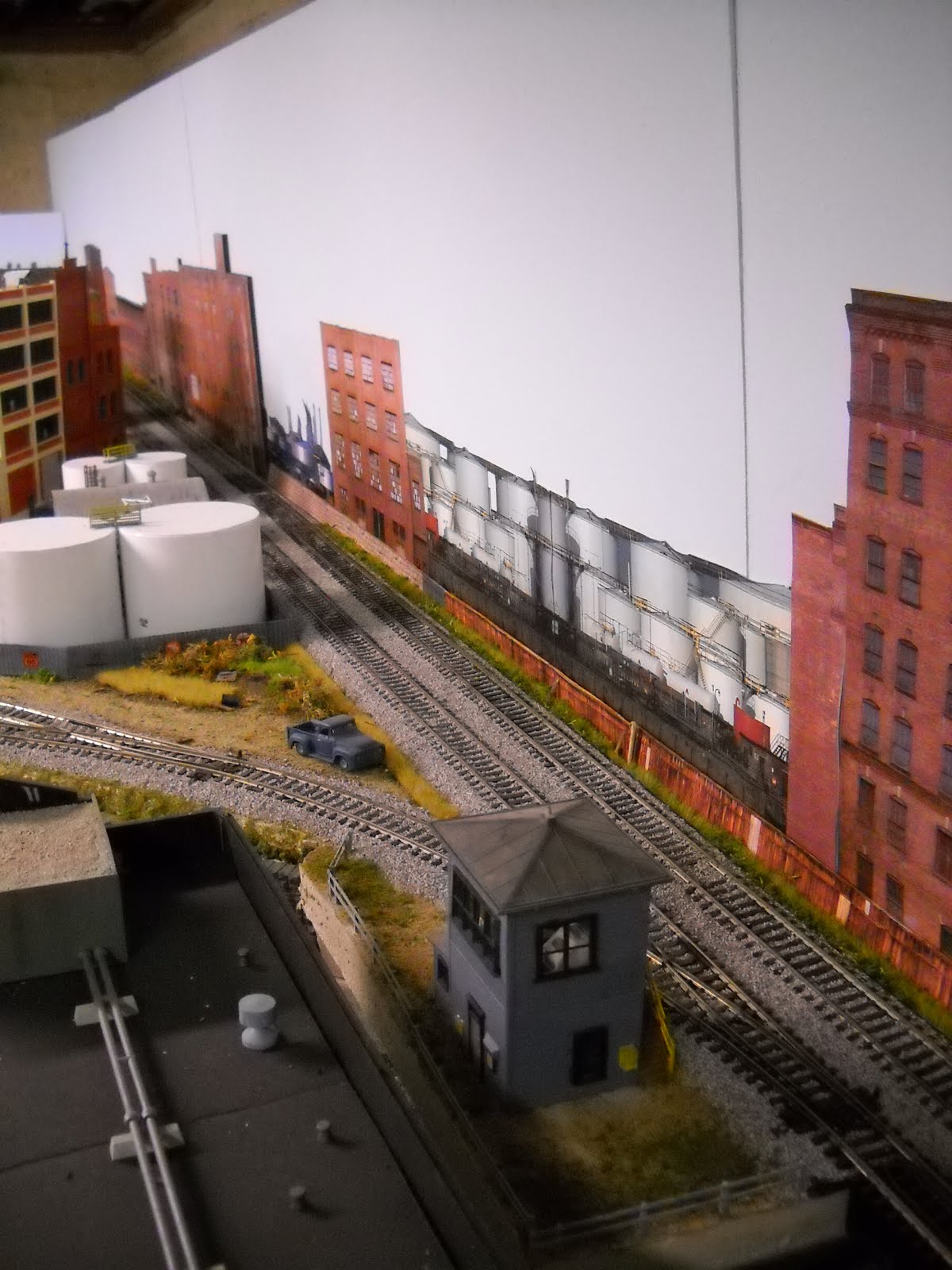 HO scale yard remodel Part 3 plus scenery work