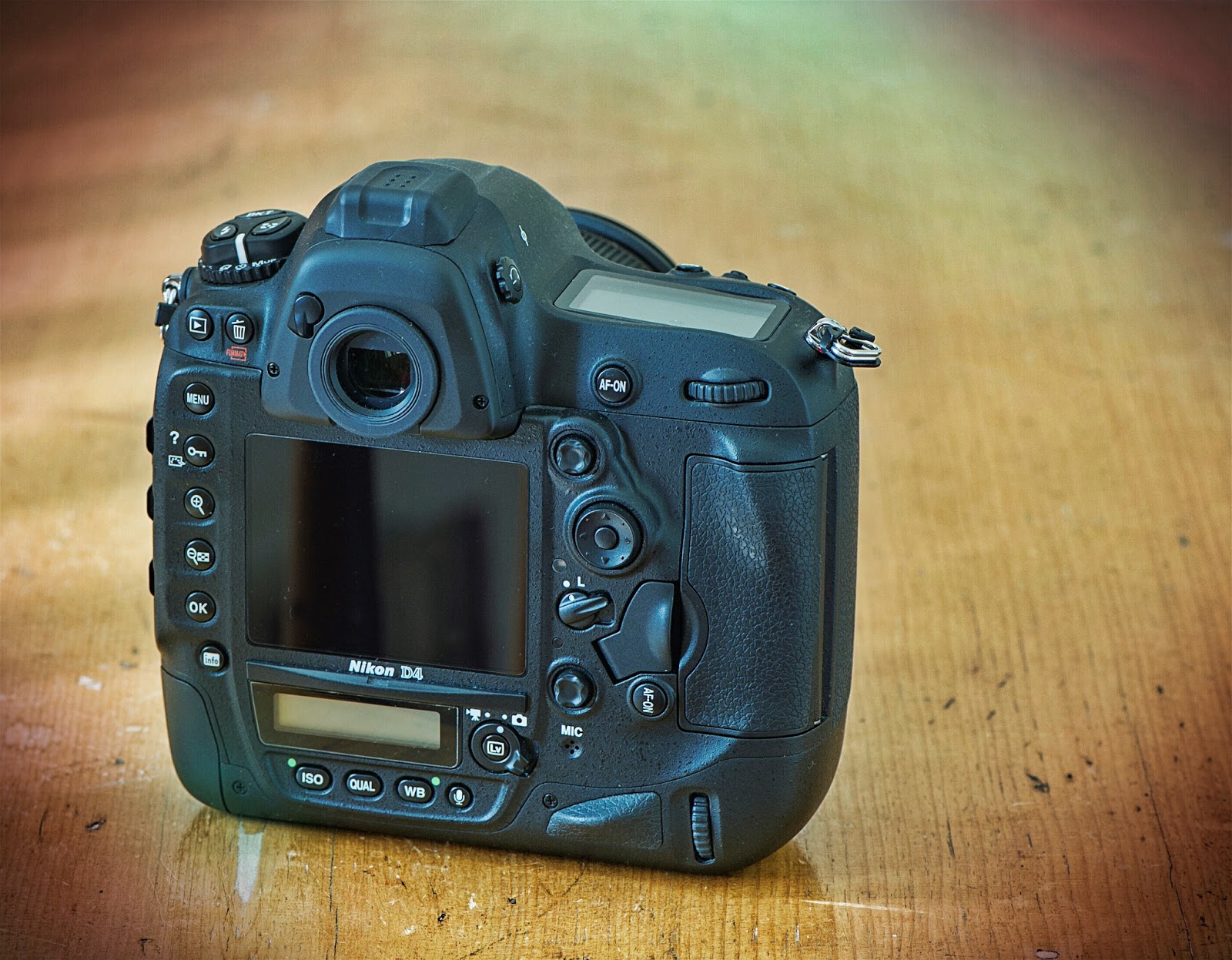 A geek and his camera: Nikon D4 Review