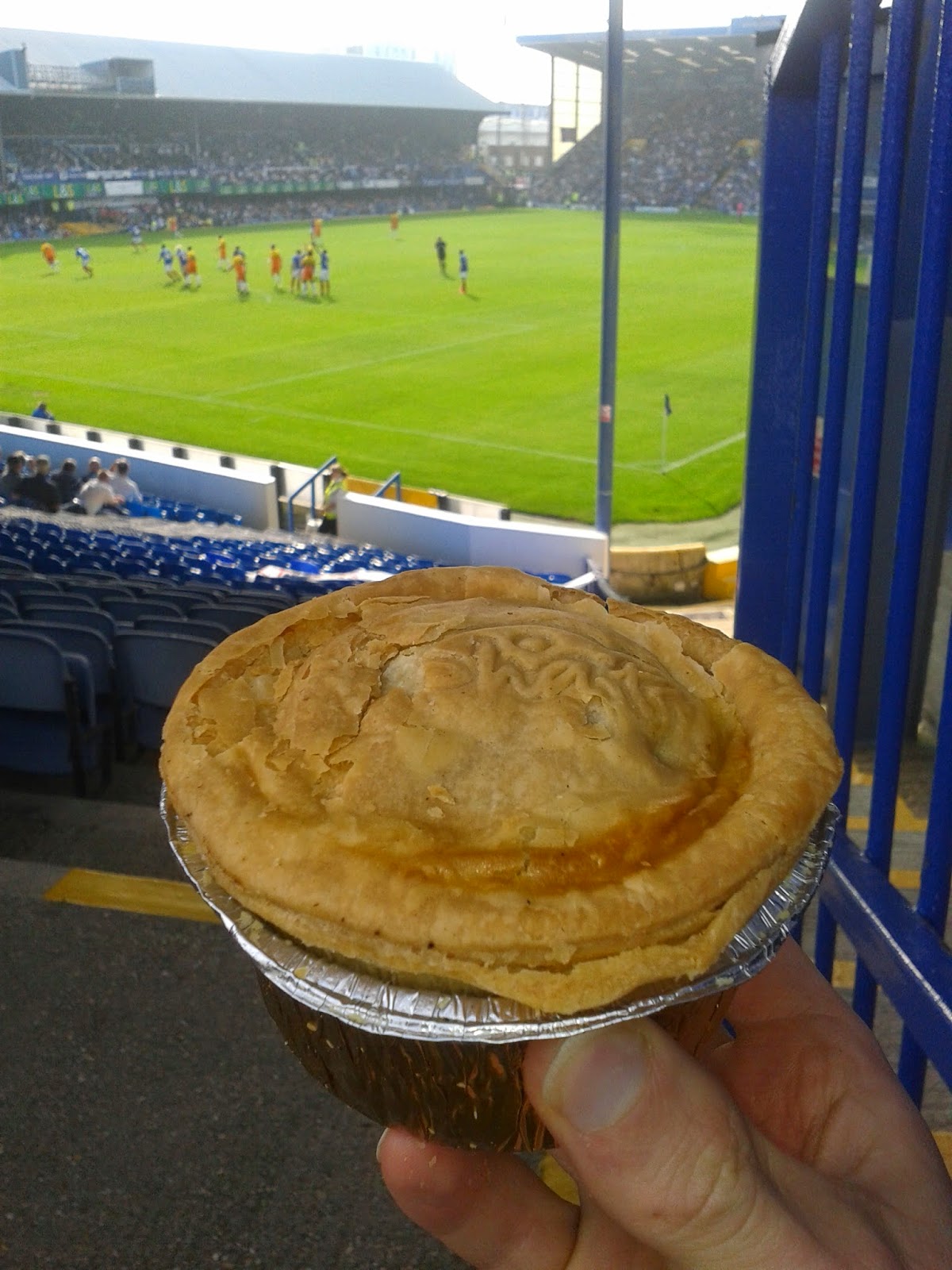 Pierate - Pie Reviews: Pie Up Pompey! What's Up With The Pompey Pie?