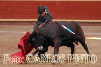TORERIAS DE CHELIN: CESAR VALENCIA TRIUNFADOR CON CORTE DE DOS OREJAS ...