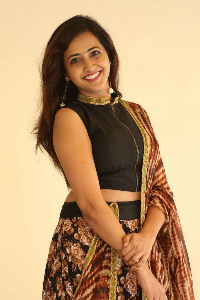 Telugu TV Anchor Lasya In Black Dress At Movie Press Meet - Glamorous ...