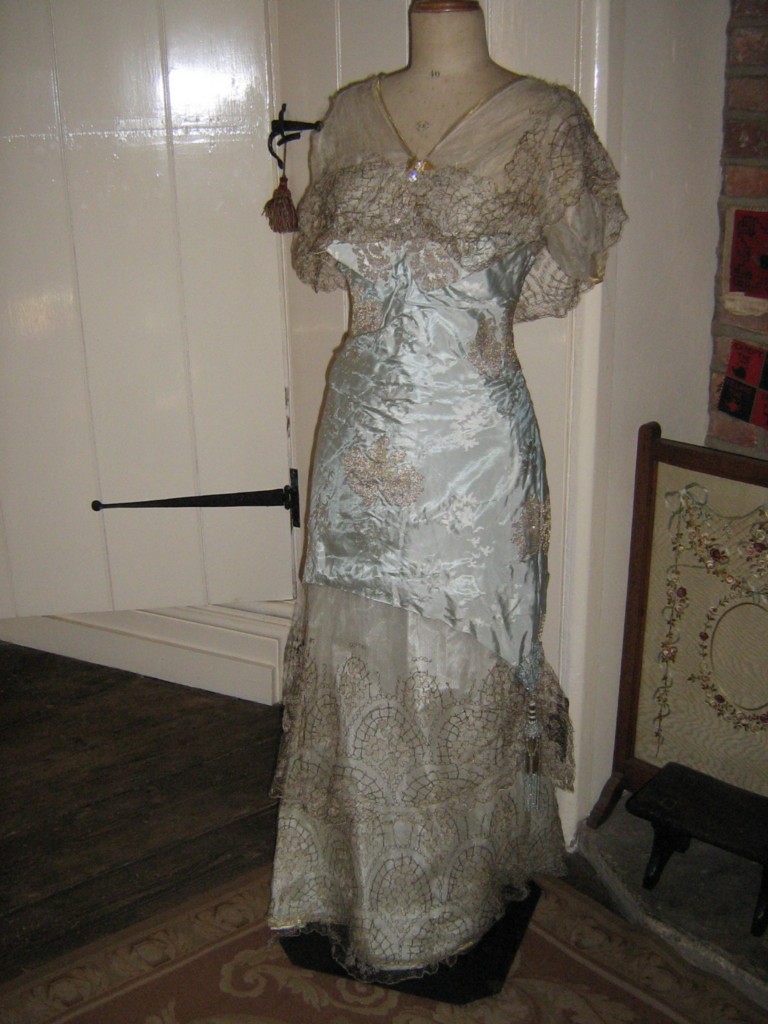 All The Pretty Dresses: Edwardian ball gown