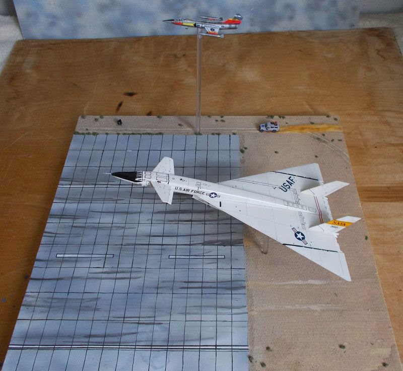 Happyscale-Modellbau: North American XB-70 Valkyrie & Lockheed F-104N ...