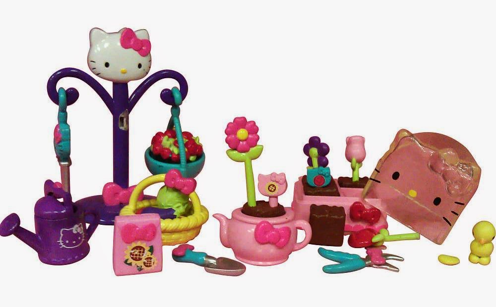 SNICKERDOODLE STREET: Hello Kitty Mini Accessory Sets