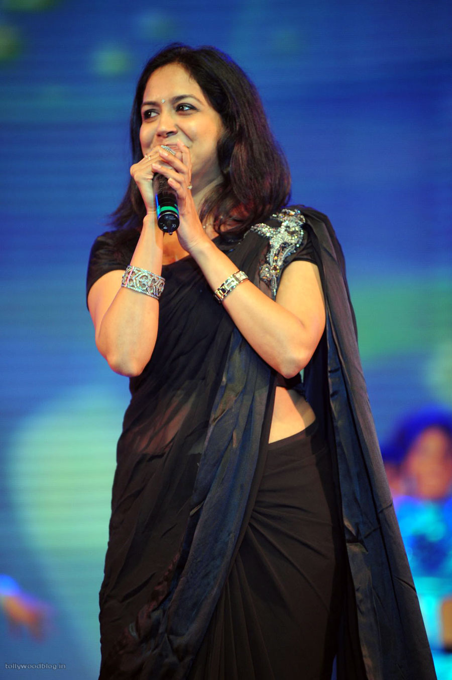 Singer Sunitha In Black N Black Saree looking Hot -Wallpapers ...