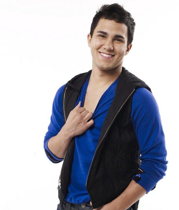 Music Sounds Better With U Argentina: Bio de Carlos Pena