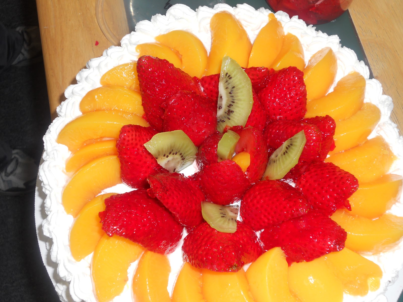 Creatividades Latinas: Pastel con Crema Chantilly & Frutas Fotos