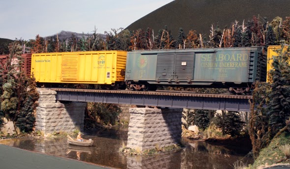 White River Division: Weathering Boxcars