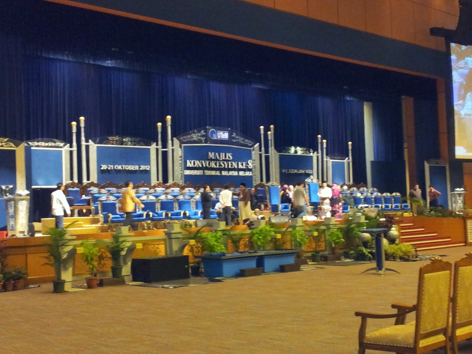 Azman Hj. Ayup : aman dan damai....: Sekitar Majlis Konvokesyen Ke-8 UTeM