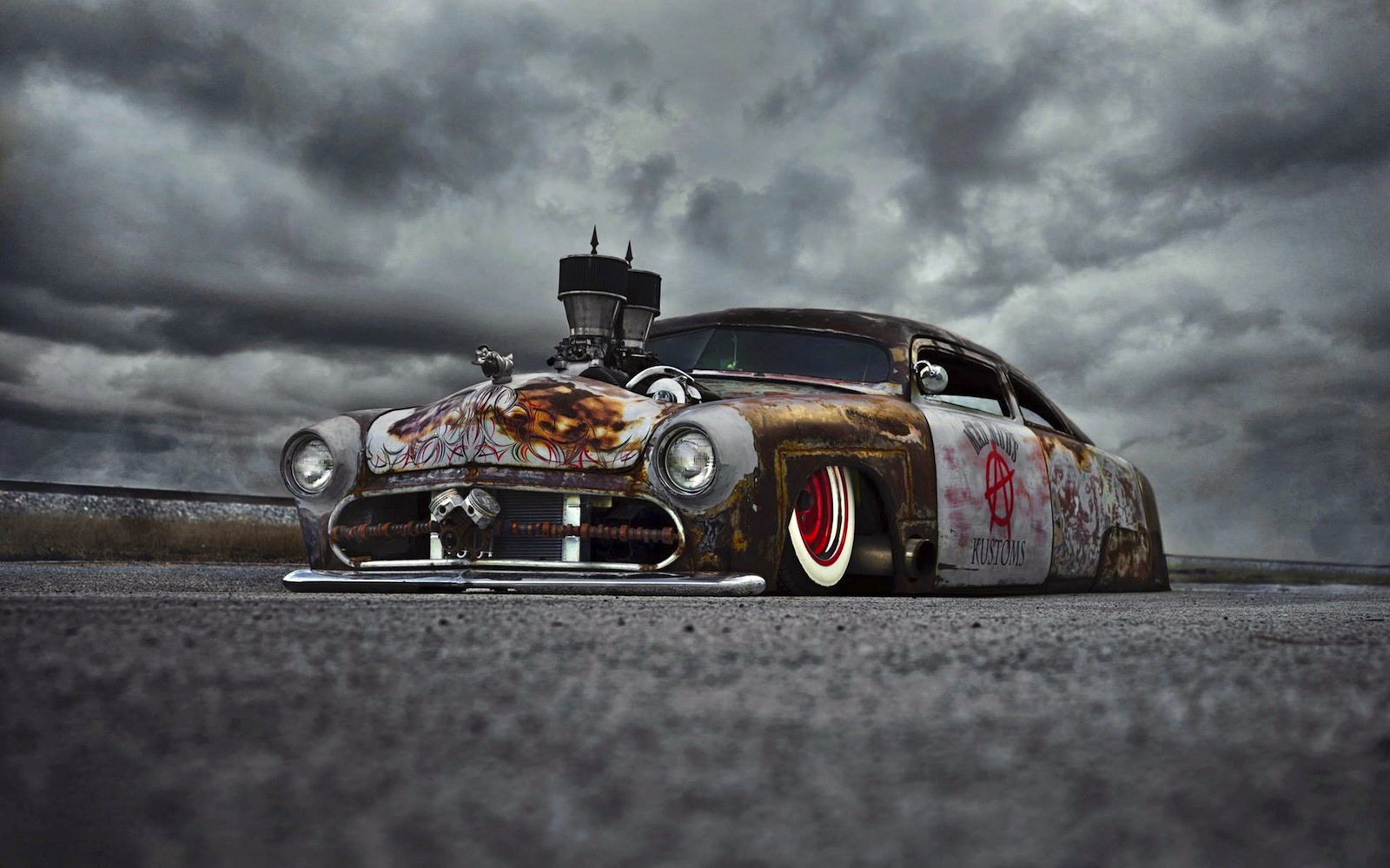 motor racing queen: Mad Mods' Rat Car