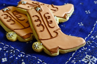 Testing Out My Twenties: Learning to.... Bake & Decorate Cookies