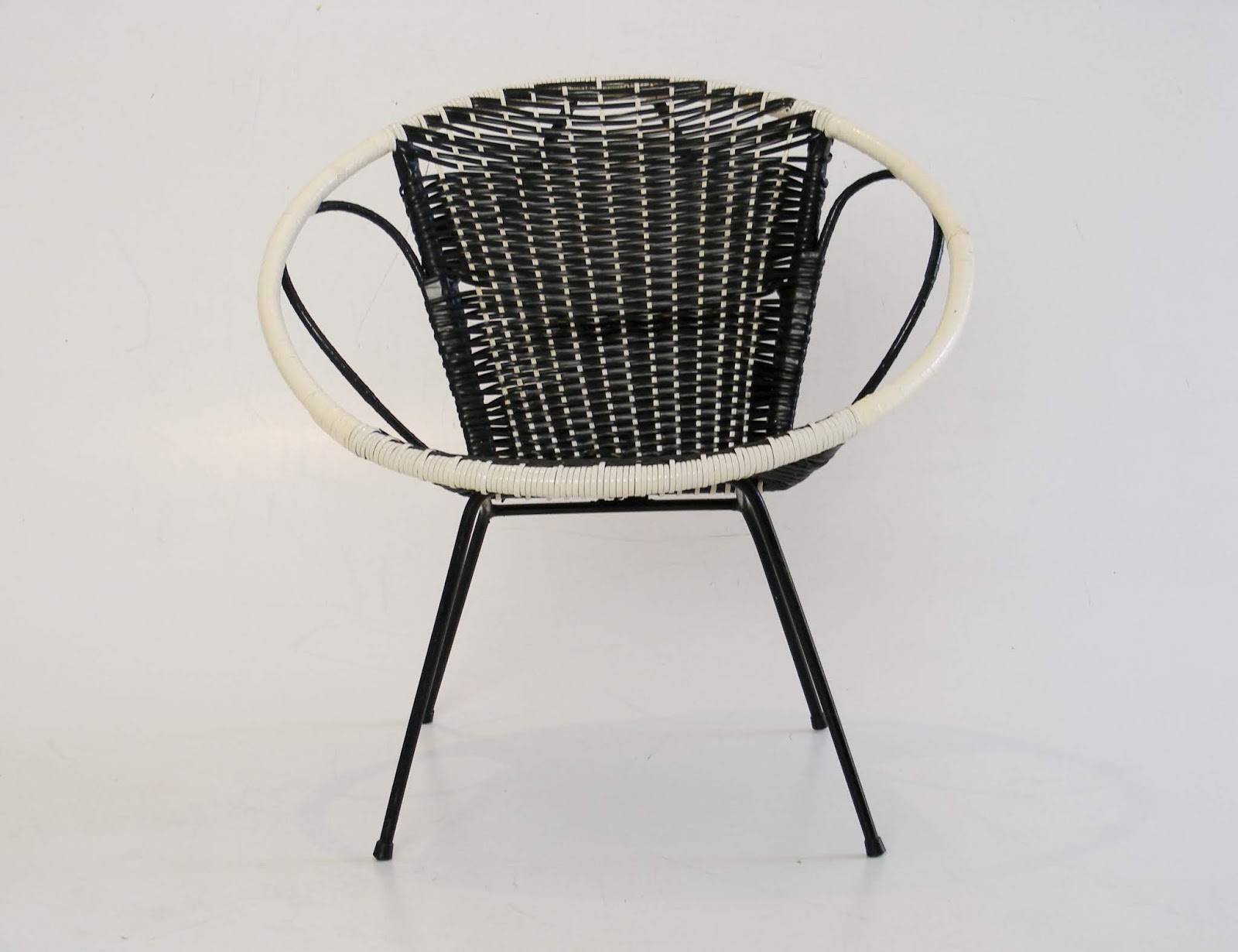 VAMP FURNITURE: A vintage plastic woven chair at Vamp_27 June 2018
