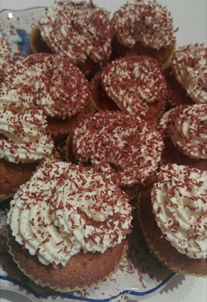 Klassikalised muffinid vahukoorega