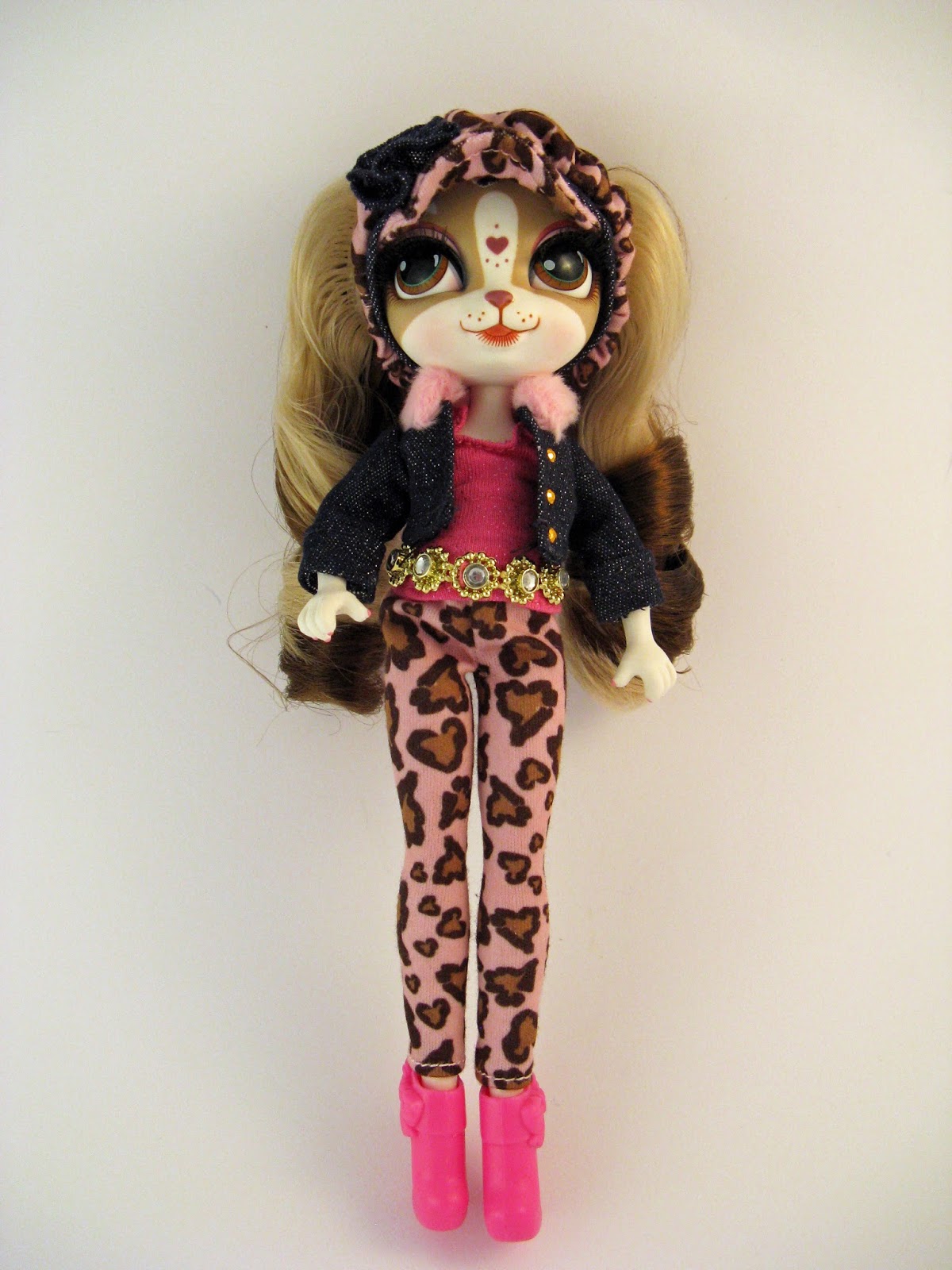 Elegantly Odd: Toy Review - Pinkie Cooper