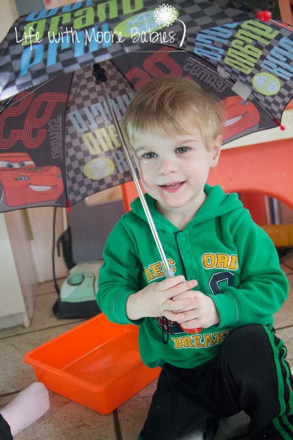 How to Make a Letter U Sensory Bin - Life with Moore Babies