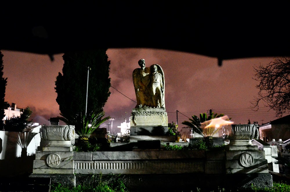 ΟΙ ΕΙΚΟΝΕΣ ΜΙΛΟΥΝ ΑΠΟ ΜΟΝΕΣ ΤΟΥΣ: Νεκροταφείο Αμαρουσιου