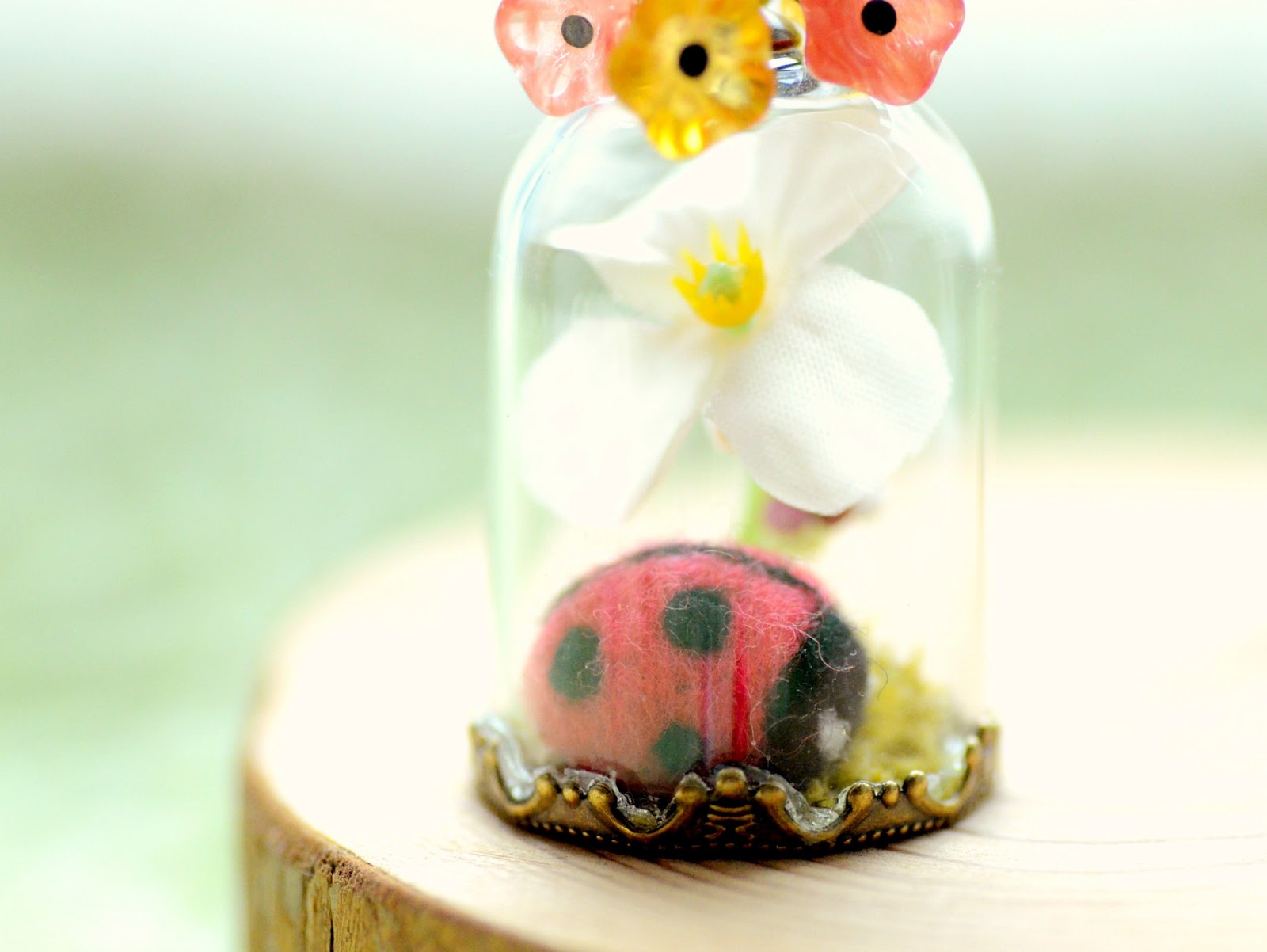 Nozomi Crafts: Ladybug terrarium necklace