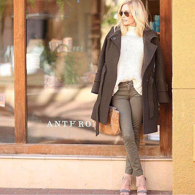 Hermosas Mujeres: Lyndi Kennedy