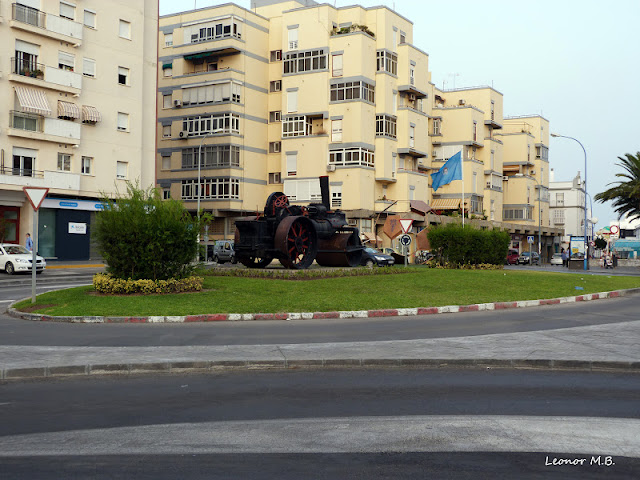 SAN FERNANDO. Ayer y hoy...y otras historias.: ROTONDAS DE REYES CATÓLICOS