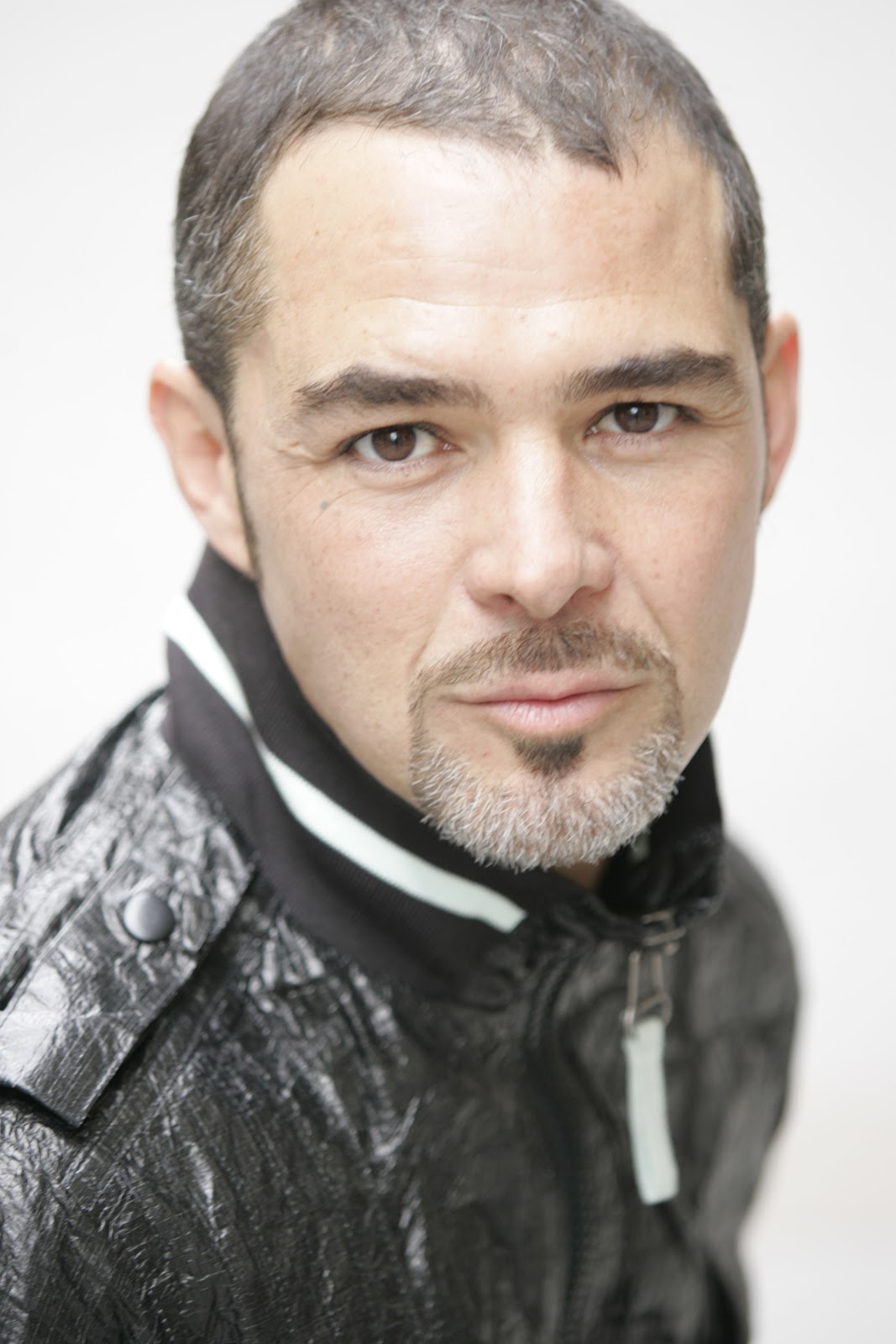 .TOMY ÁLVAREZ: GALERÍA