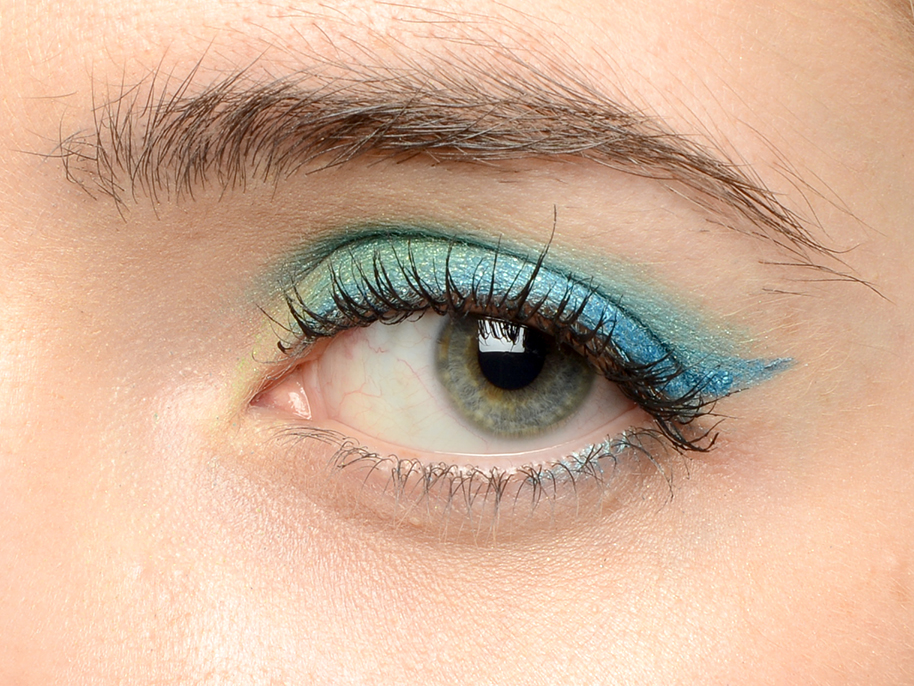 Bisous Darling: Teal Shadow : Tutorial