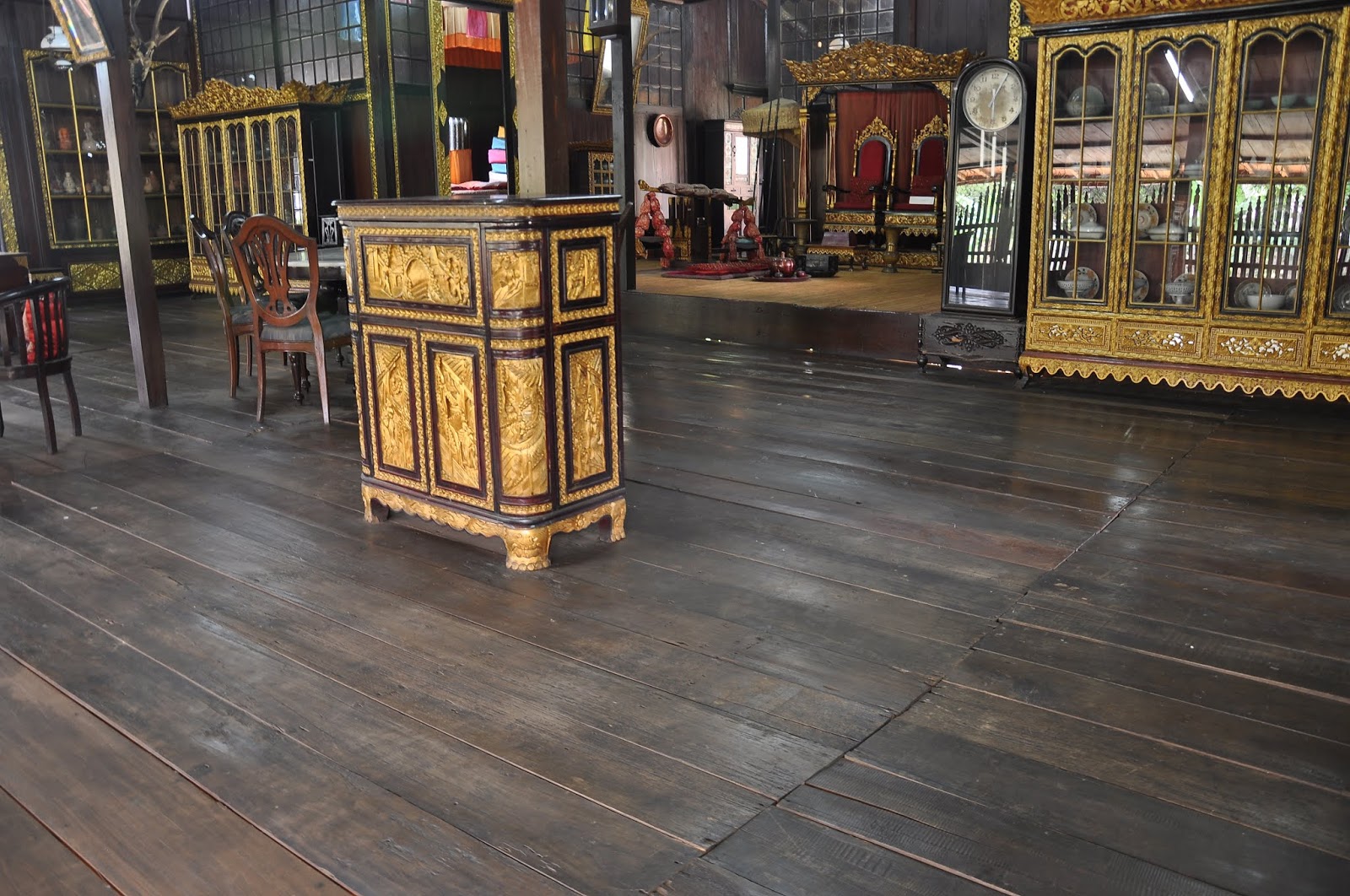 Melihat koleksi museum balaputradewa - Info, wisata, kuliner, hotel ...