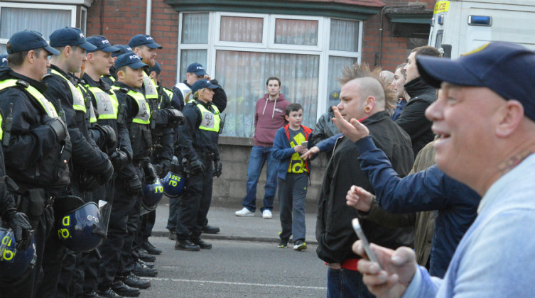 Football Hooligan Pictures: FOUR PICTURES: Millwall at Swindon 12 March ...