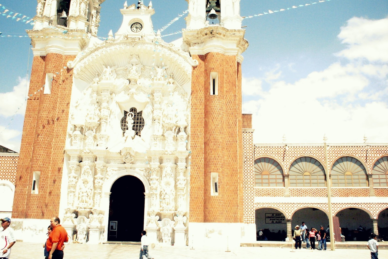 OUT THE BLUE: Basílica de Ocotlán