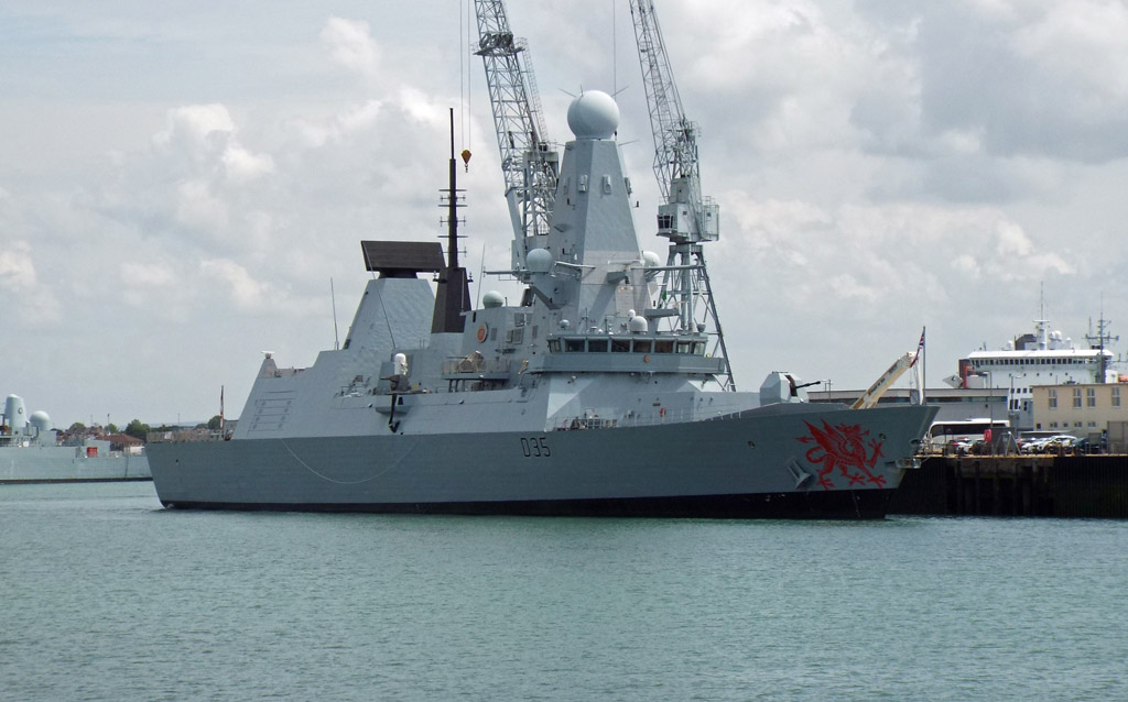 Clyde Naval Gazing: HMS Dragon