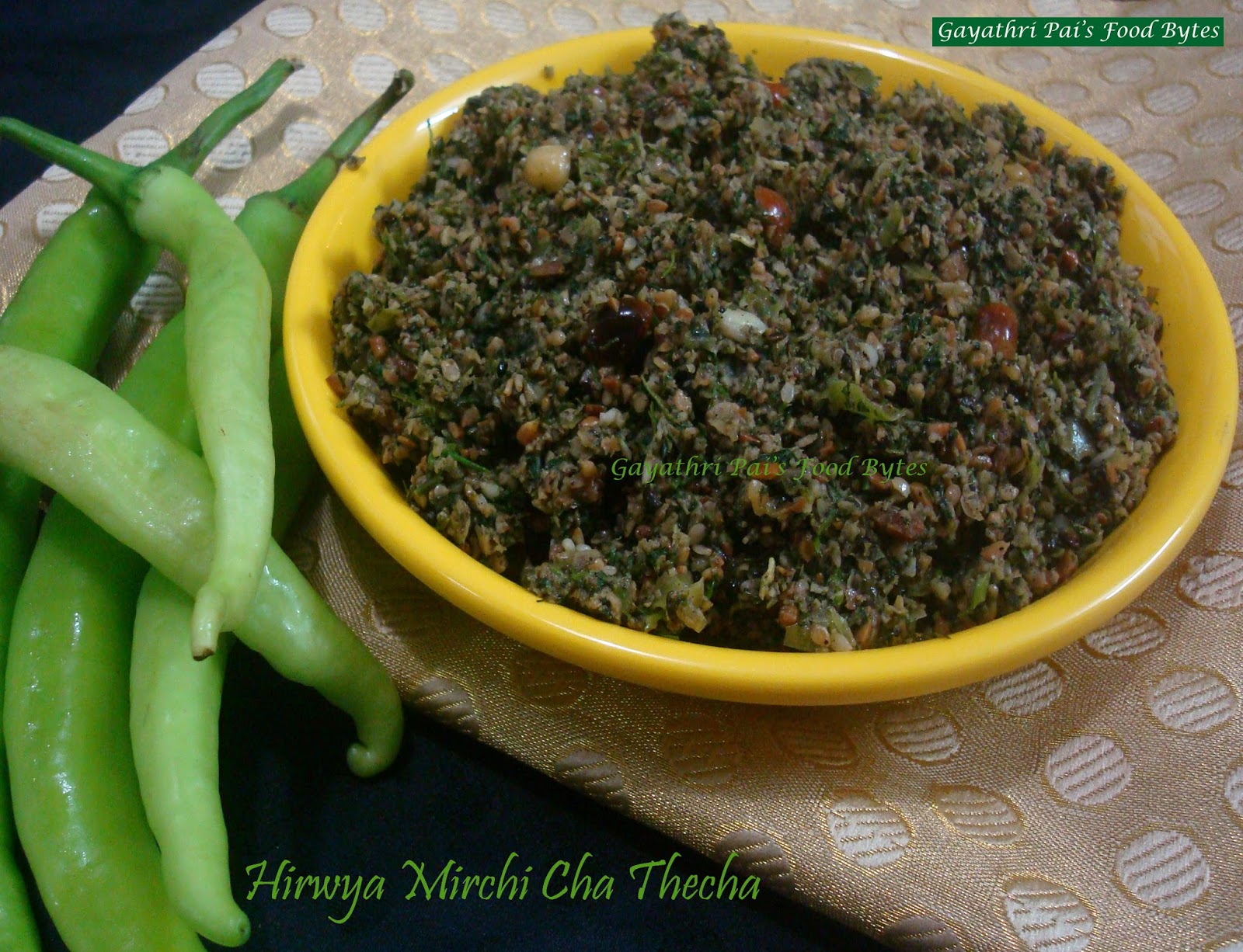 Gayathri Pai's Food Bytes: Spicy Hirwya Mirchi ~ Dhania Cha Thecha