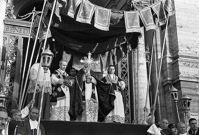 New Liturgical Movement: The History of the Folded Chasuble, by Henri ...