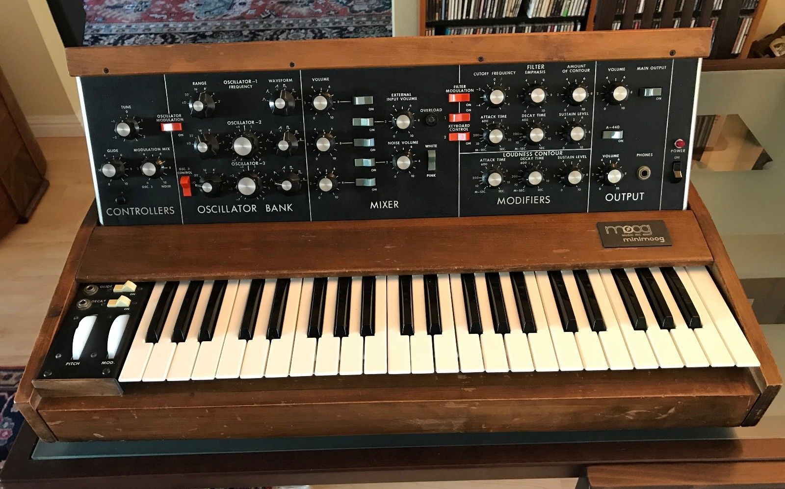 MATRIXSYNTH: Moog Minimoog Model D Keyboard Synthesizer SN 6204