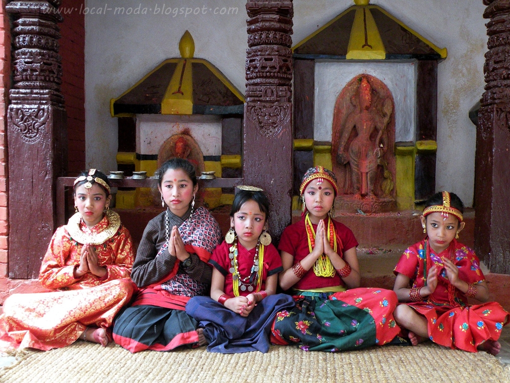 Local style: Nepalese kids in traditional outfits