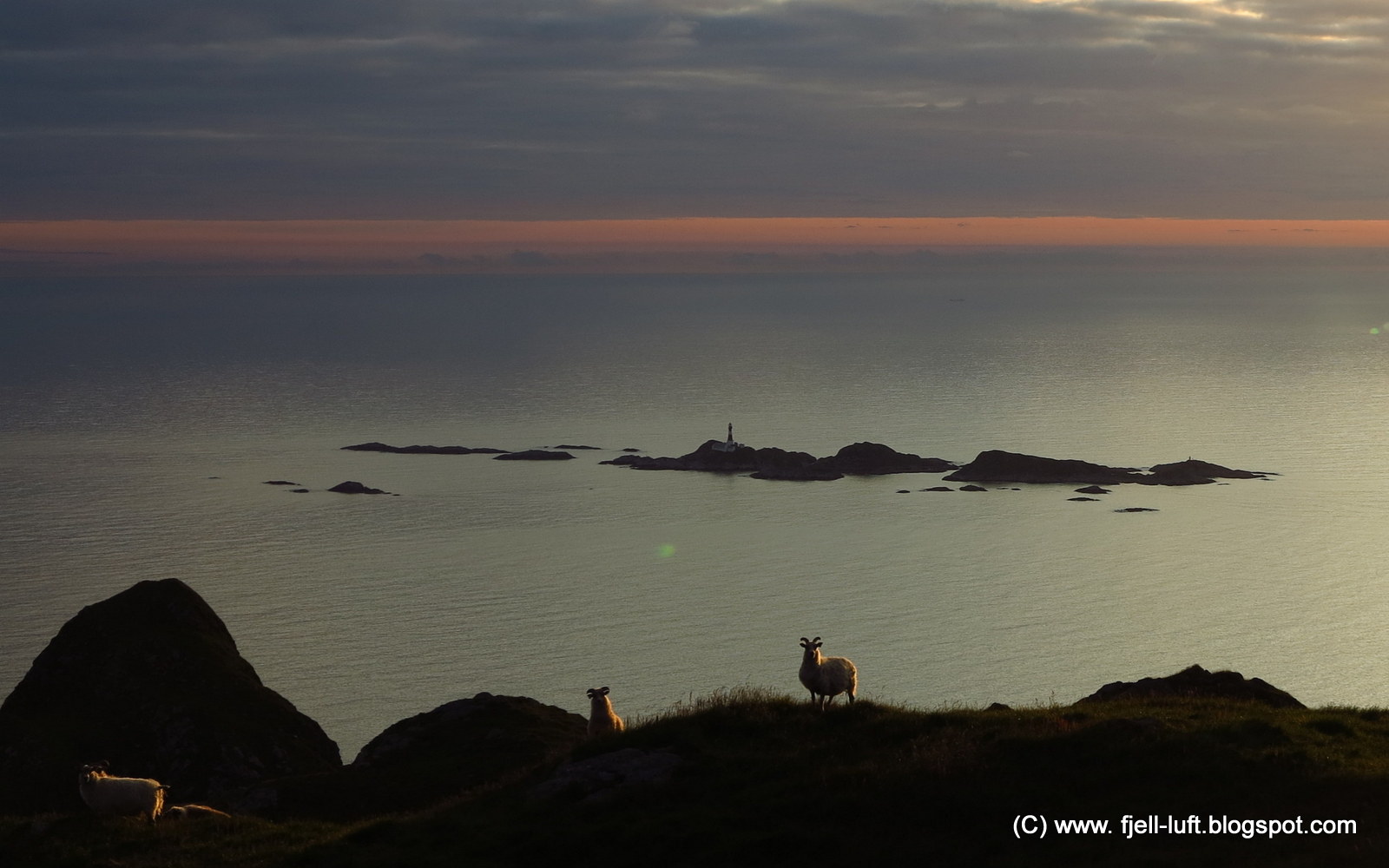 Liv Janne sin tur- og fjellblogg: Kinn - myteomspunna perle med eiga ...