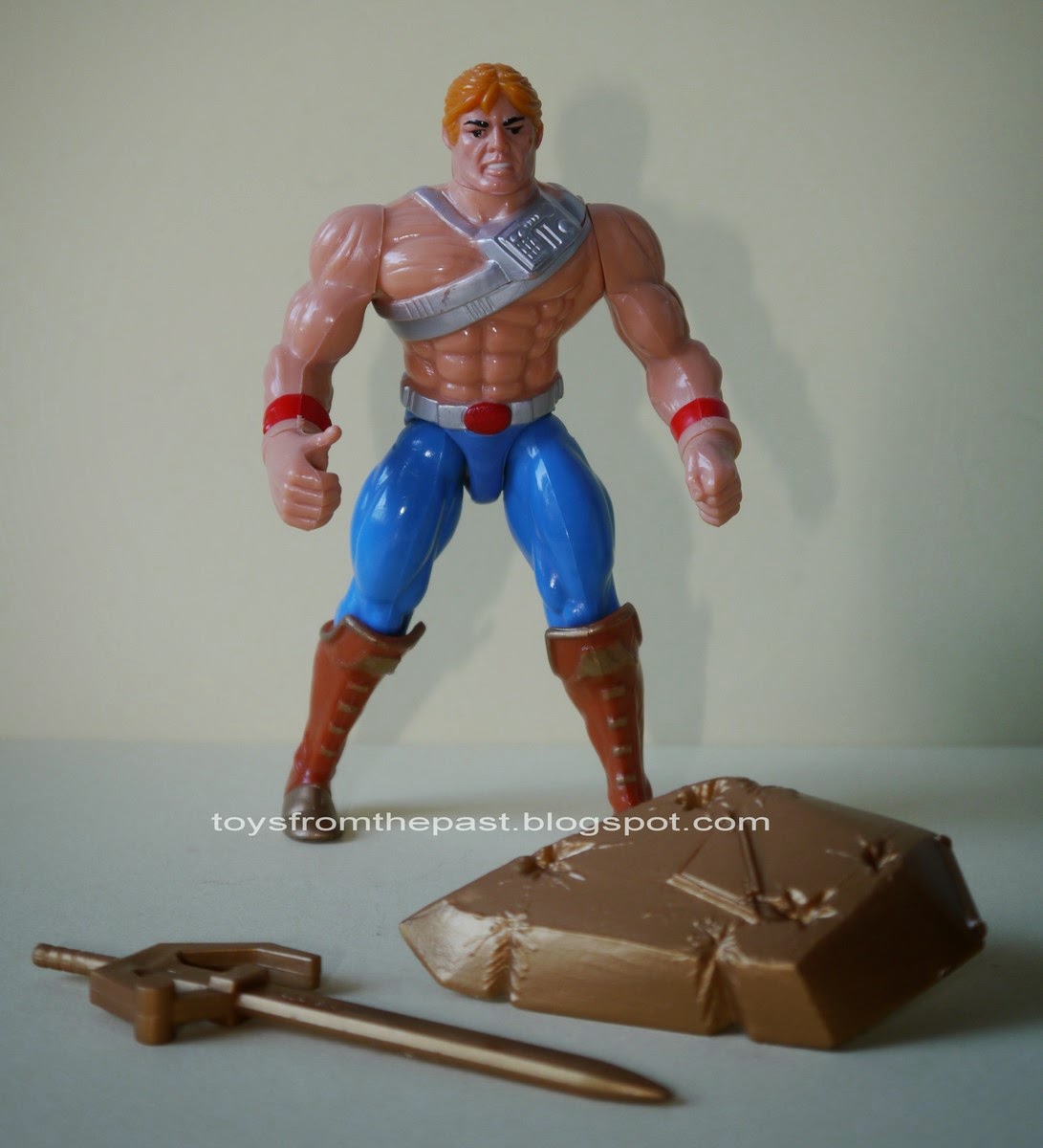 Toys from the Past: #549 HE-MAN - BATTLE PUNCH HE-MAN vs OPTIKK (1990)
