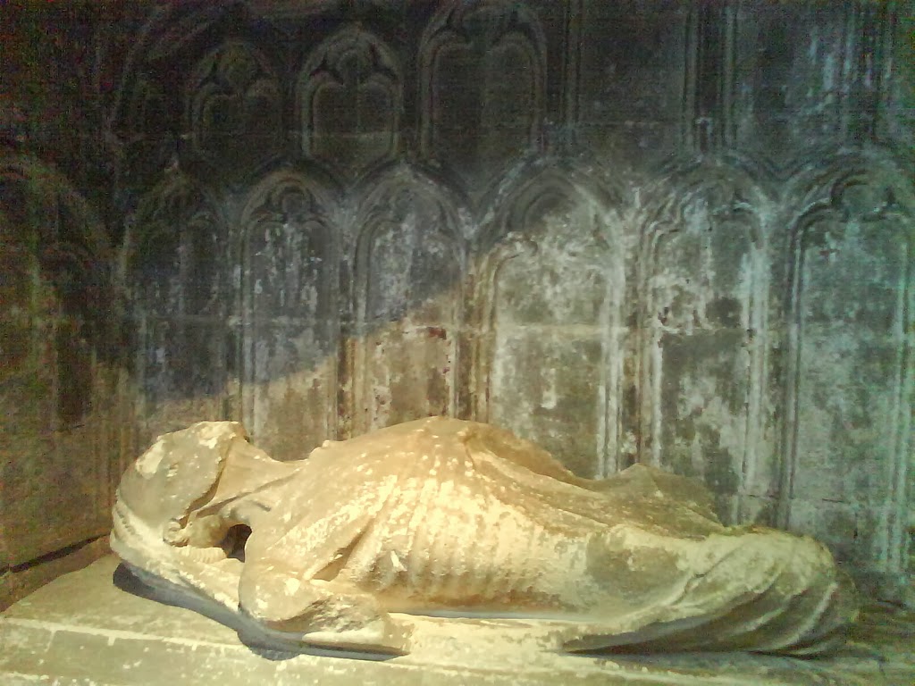 METAL ON METAL: Cadaver tombs