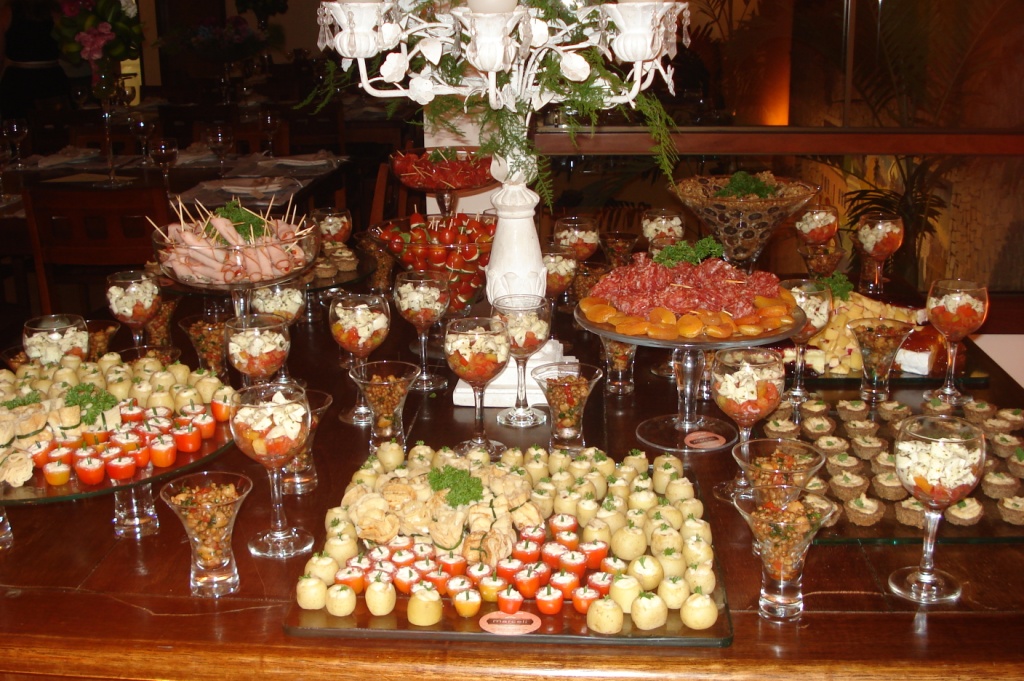 Marceli Rotisserie: Buffet frio e placa de aperitivos‏