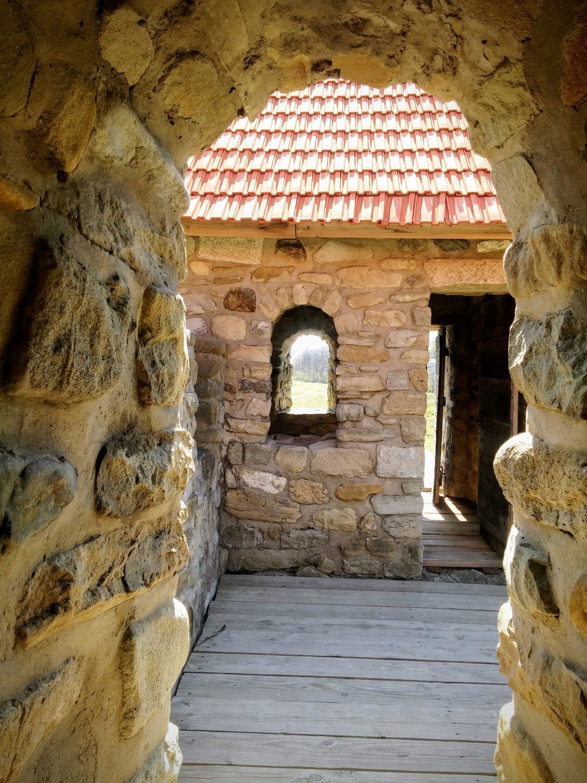 Drumeție de weekend în Vâlcea: Mănăstirea Cozia, Castrul Roman Arutela ...